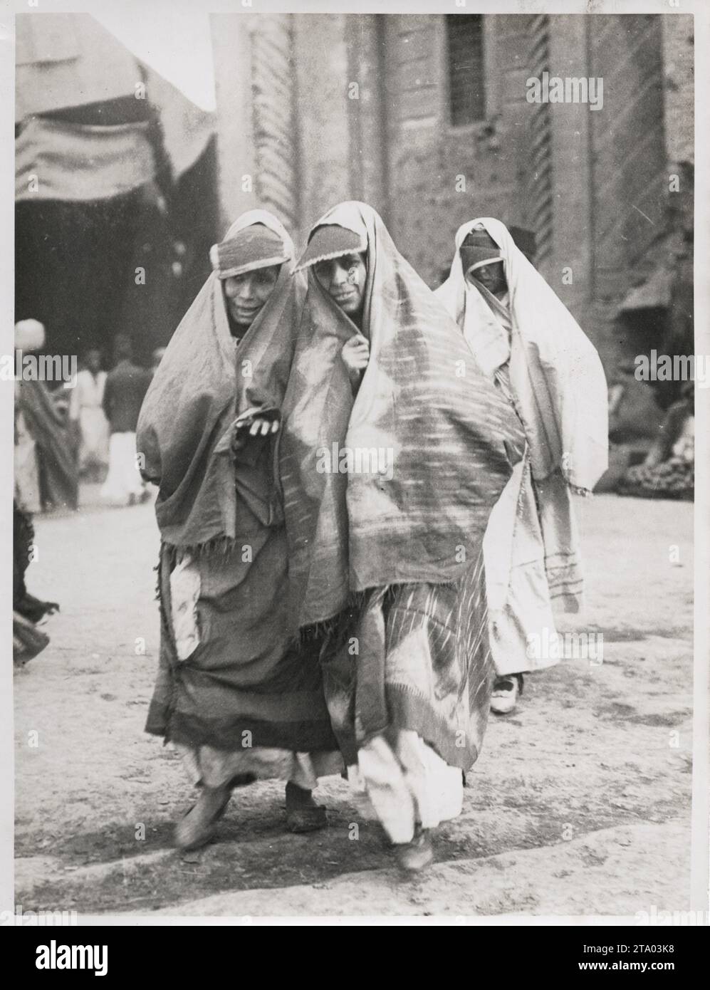 WW1 World War I - Jewish women on New Street, Baghdad, Iraq Stock Photo ...