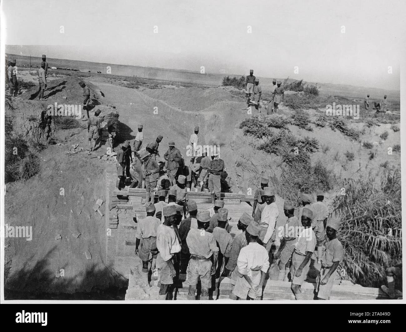 WW1 World War I - Indian Sappers building a bridge across the Rez Canal ...