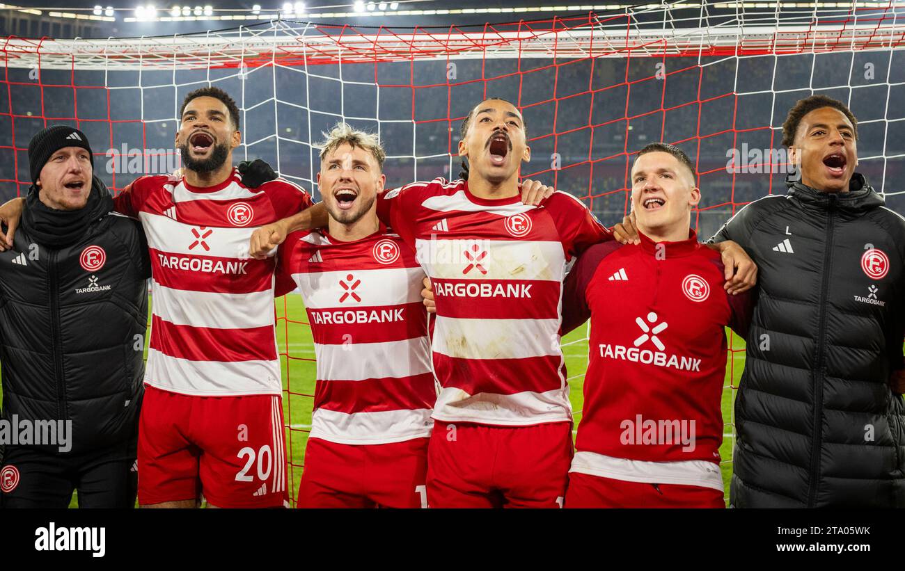 Duesseldorf, Germany. 25th Nov 2023. Jordy de Wijs (F95), Jamil Siebert ...