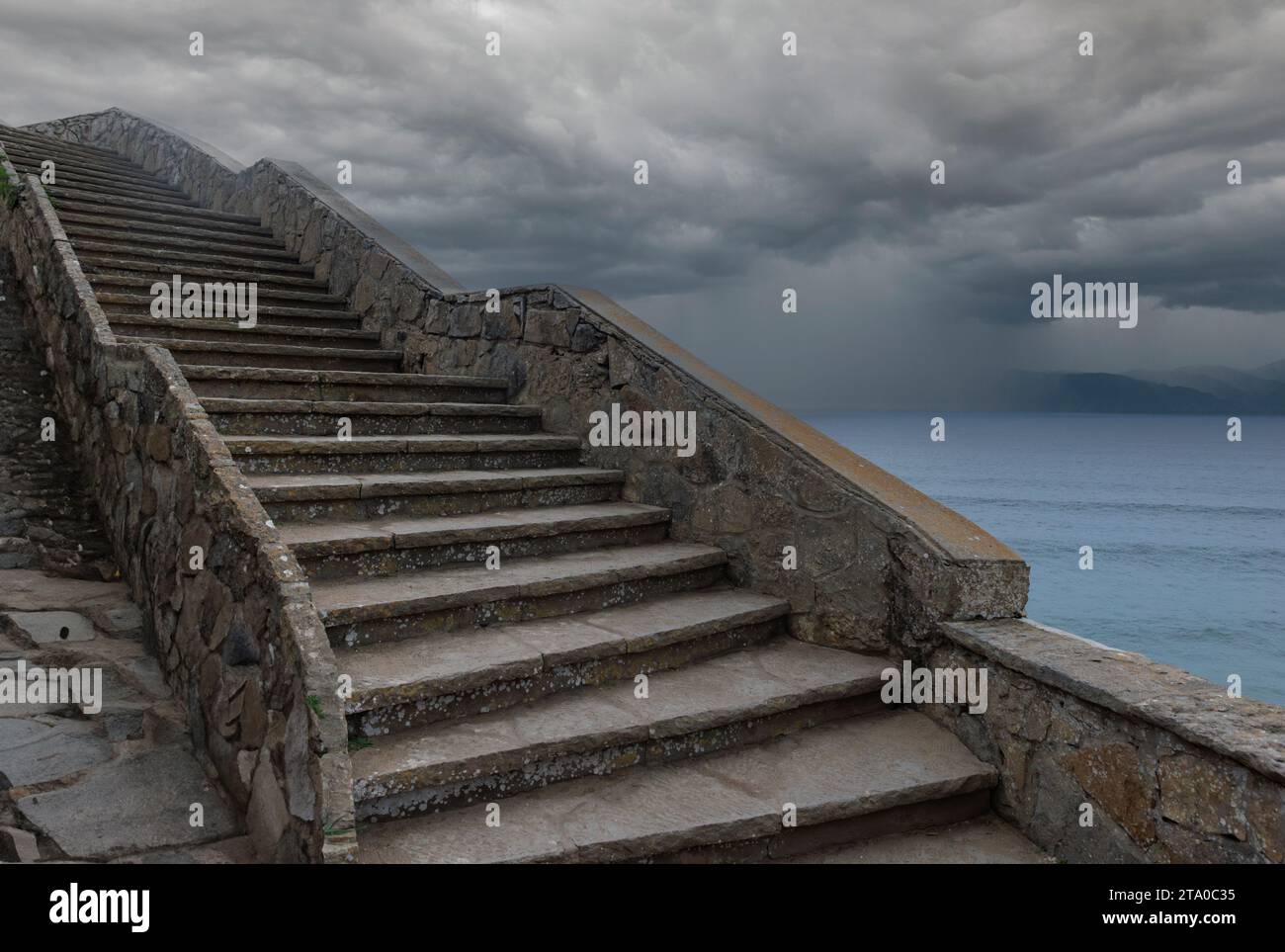 Descending tide hi-res stock photography and images - Alamy