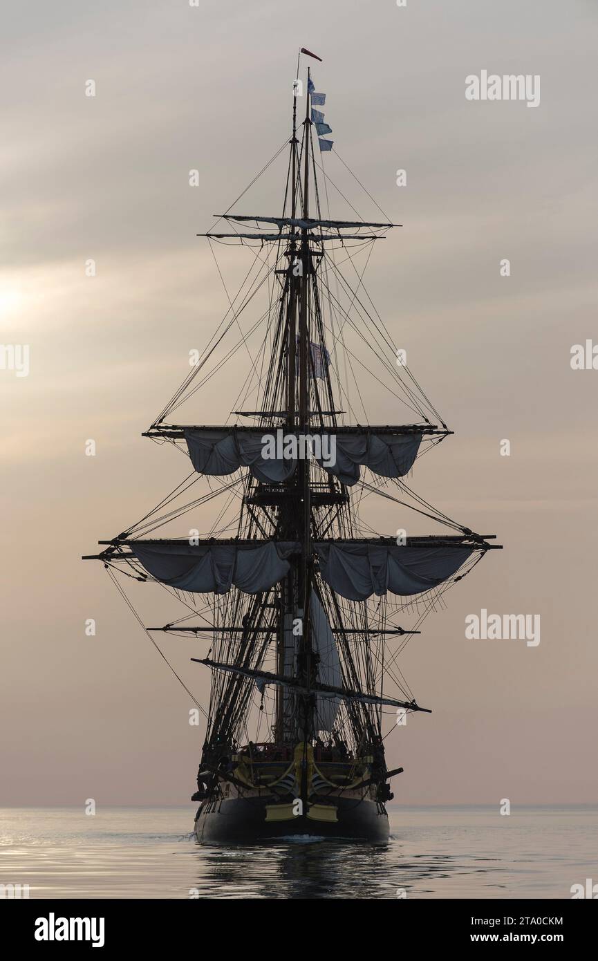 Vieux chalutiers hi-res stock photography and images - Alamy