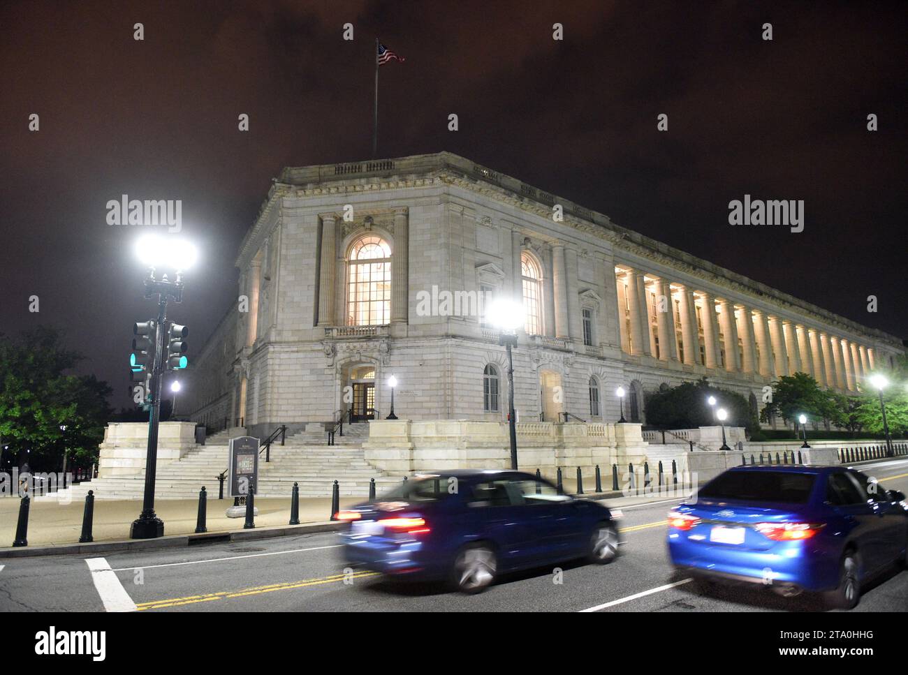 Map symbol hill hi-res stock photography and images - Alamy