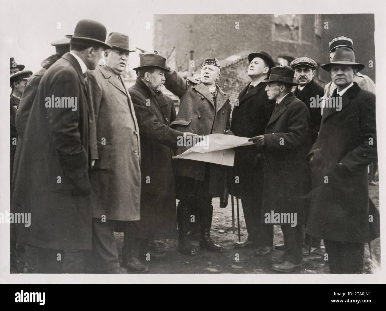 WW1 World War I - American Labour representatives being shown the ...