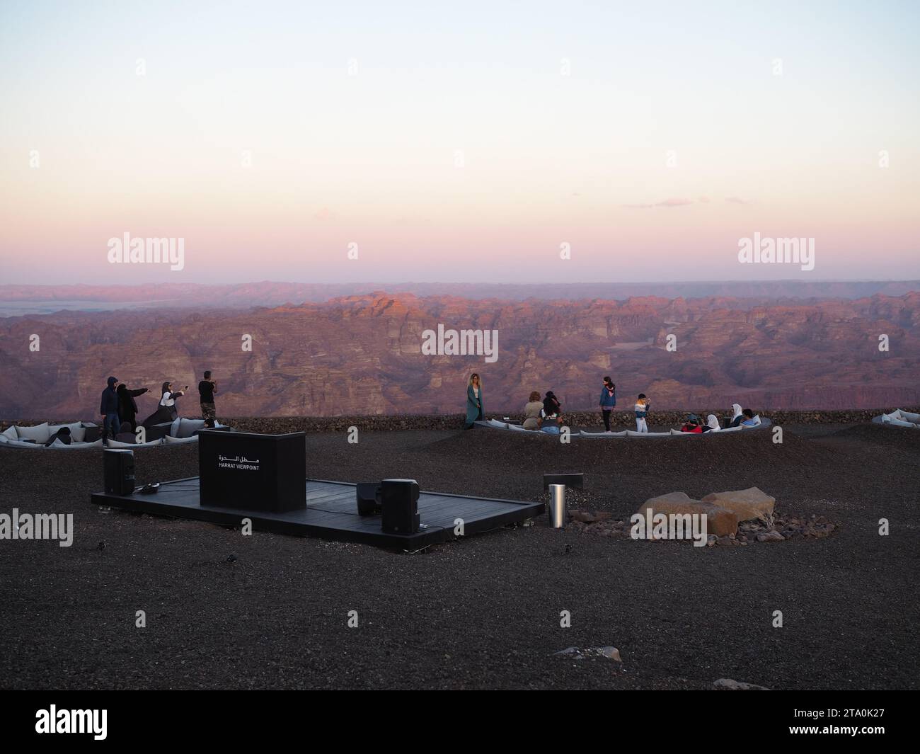 Saudi arabia desert sunset hi-res stock photography and images - Alamy