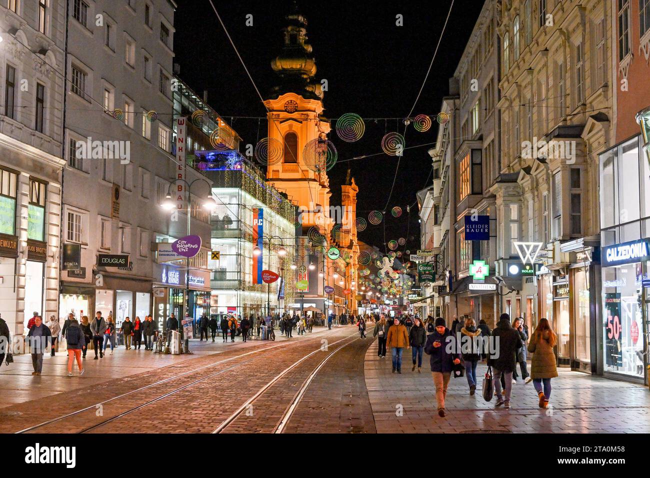 Weihnachtsbeleuchtung 2023 22.11.2023, Landstrasse Linz, AUT ...