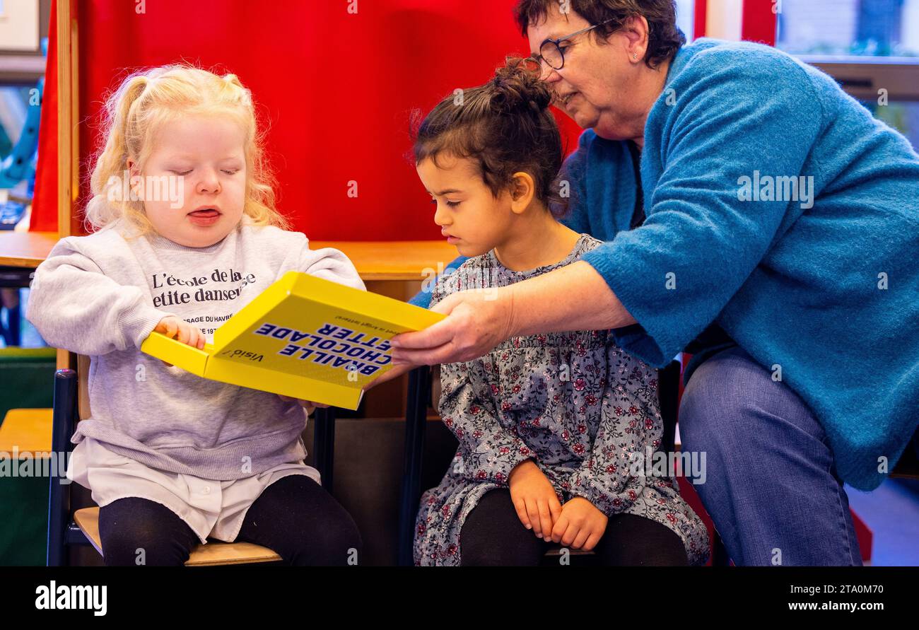 Rotterdam, Netherlands. 28th Nov, 2023. ROTTERDAM - Blind and visually ...