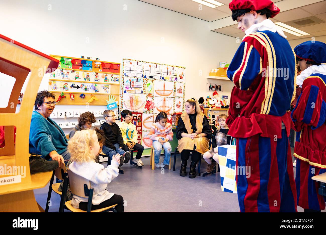 Rotterdam, Netherlands. 28th Nov, 2023. ROTTERDAM - Blind and visually ...