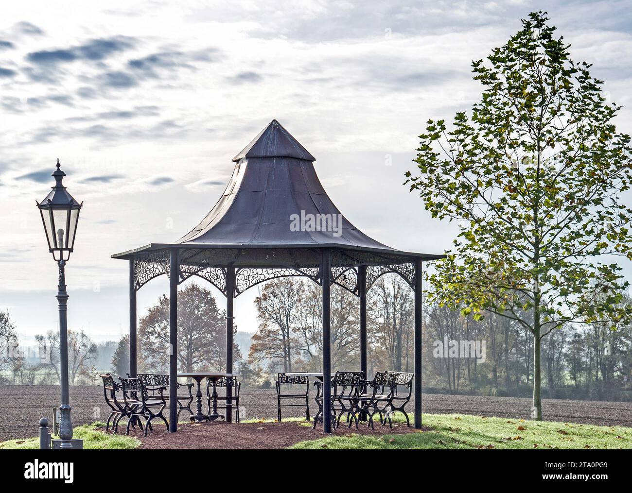 Pavillon garten hi-res stock photography and images - Alamy