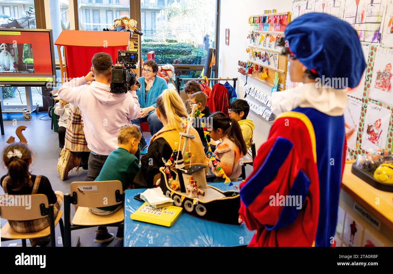 Rotterdam, Netherlands. 28th Nov, 2023. ROTTERDAM - Blind and visually ...