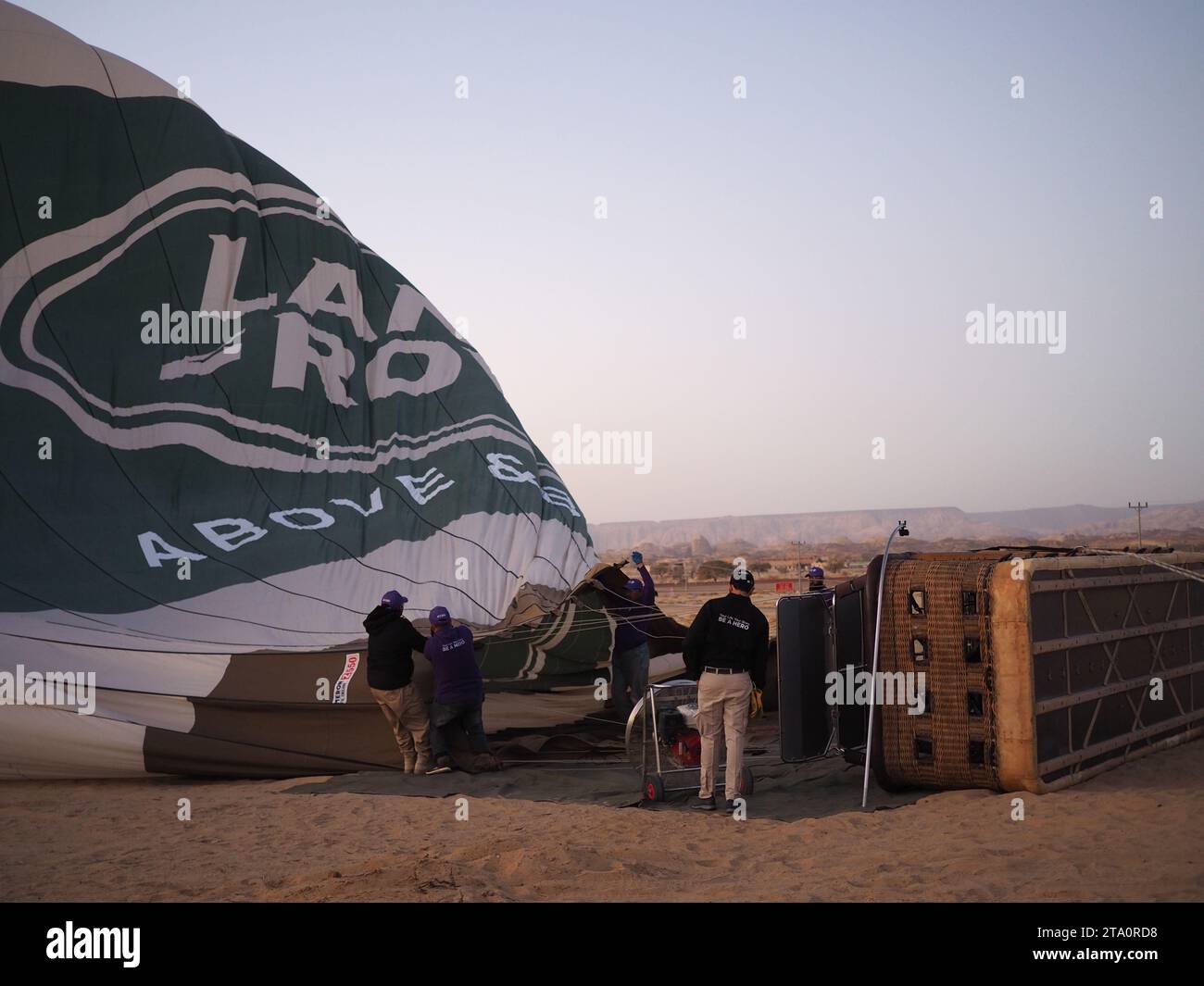 Saudi desert road aerial hi-res stock photography and images - Alamy