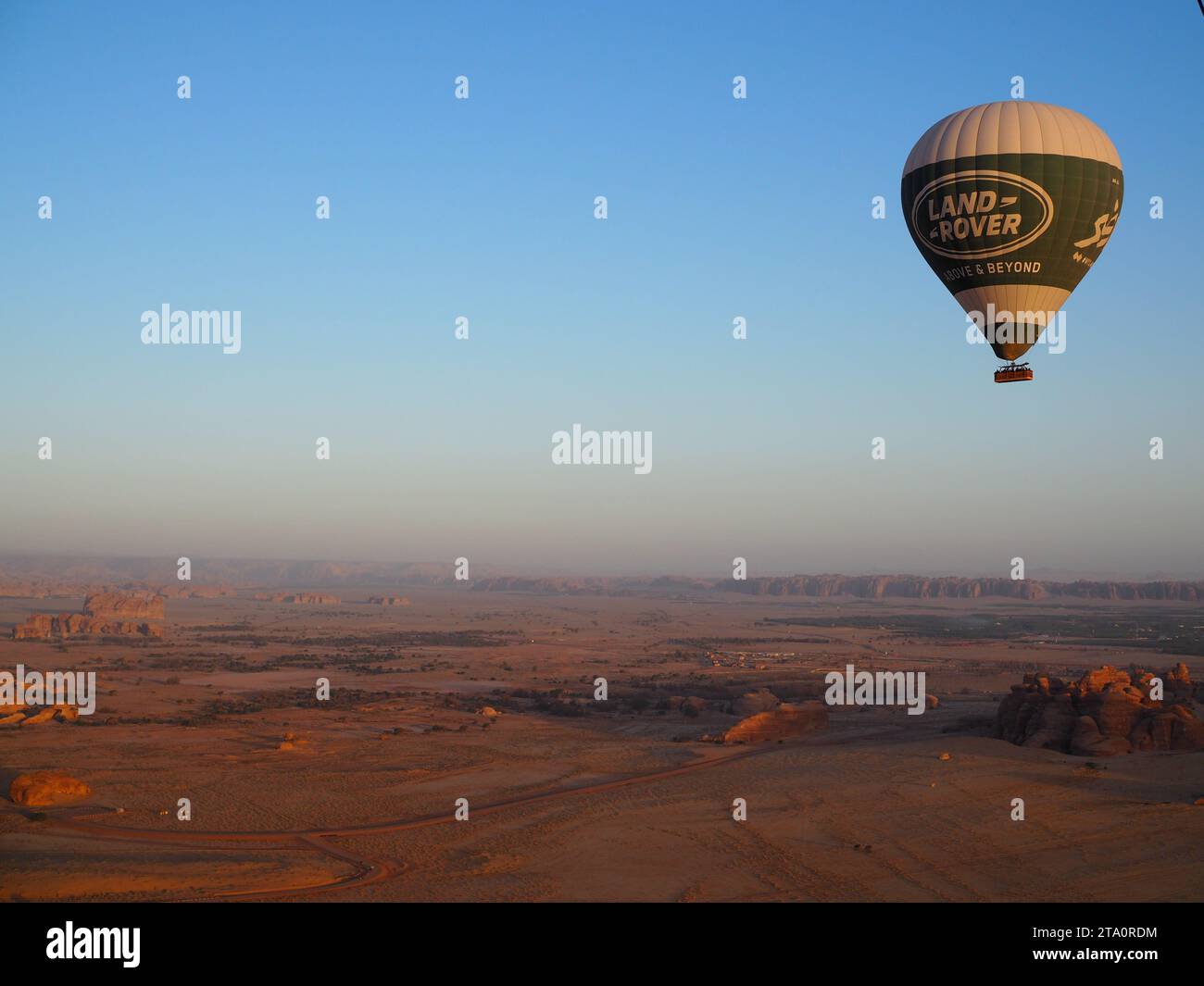 Saudi desert road aerial hi-res stock photography and images - Alamy
