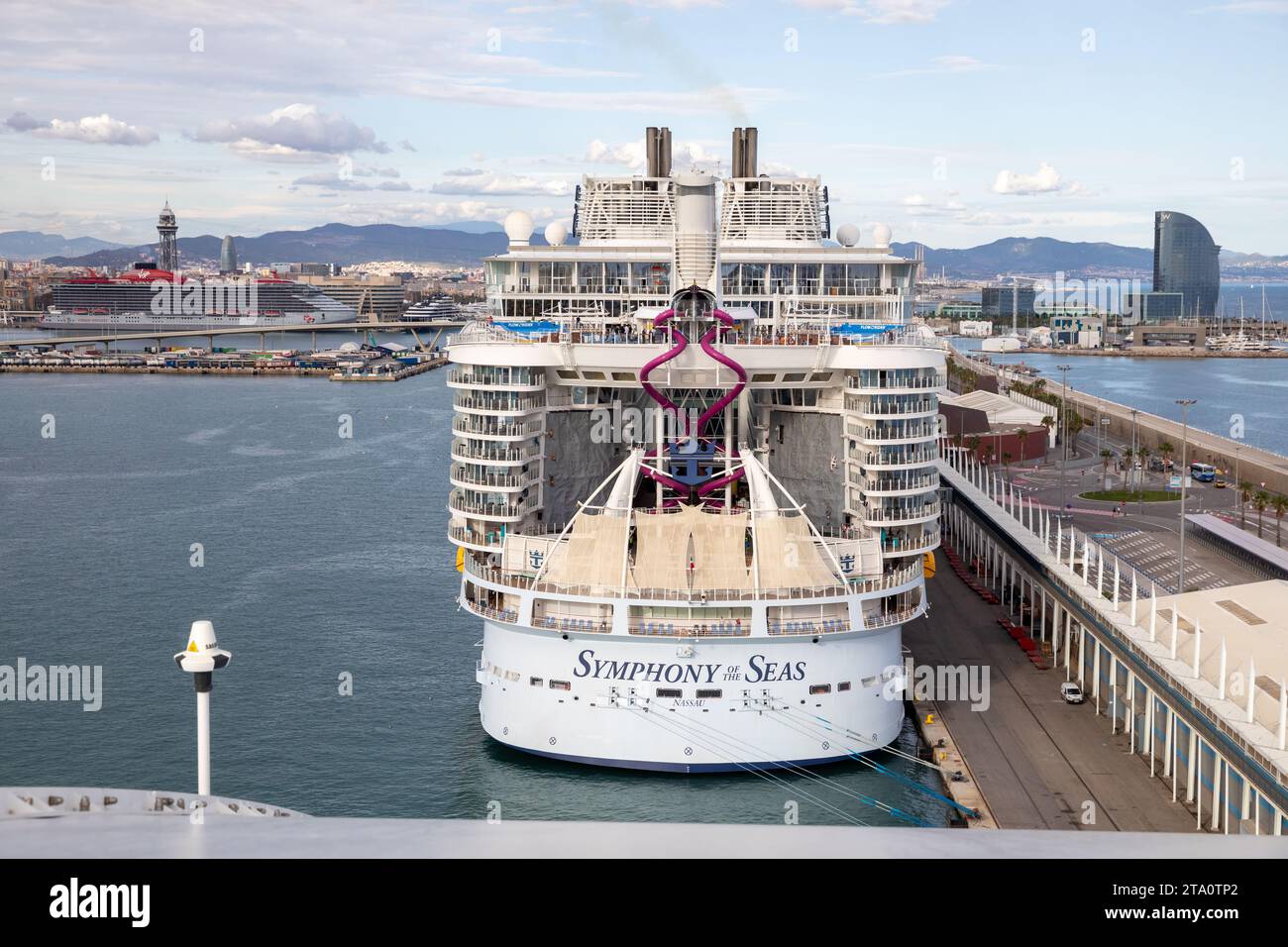Symphony of the seas pool hi-res stock photography and images - Alamy