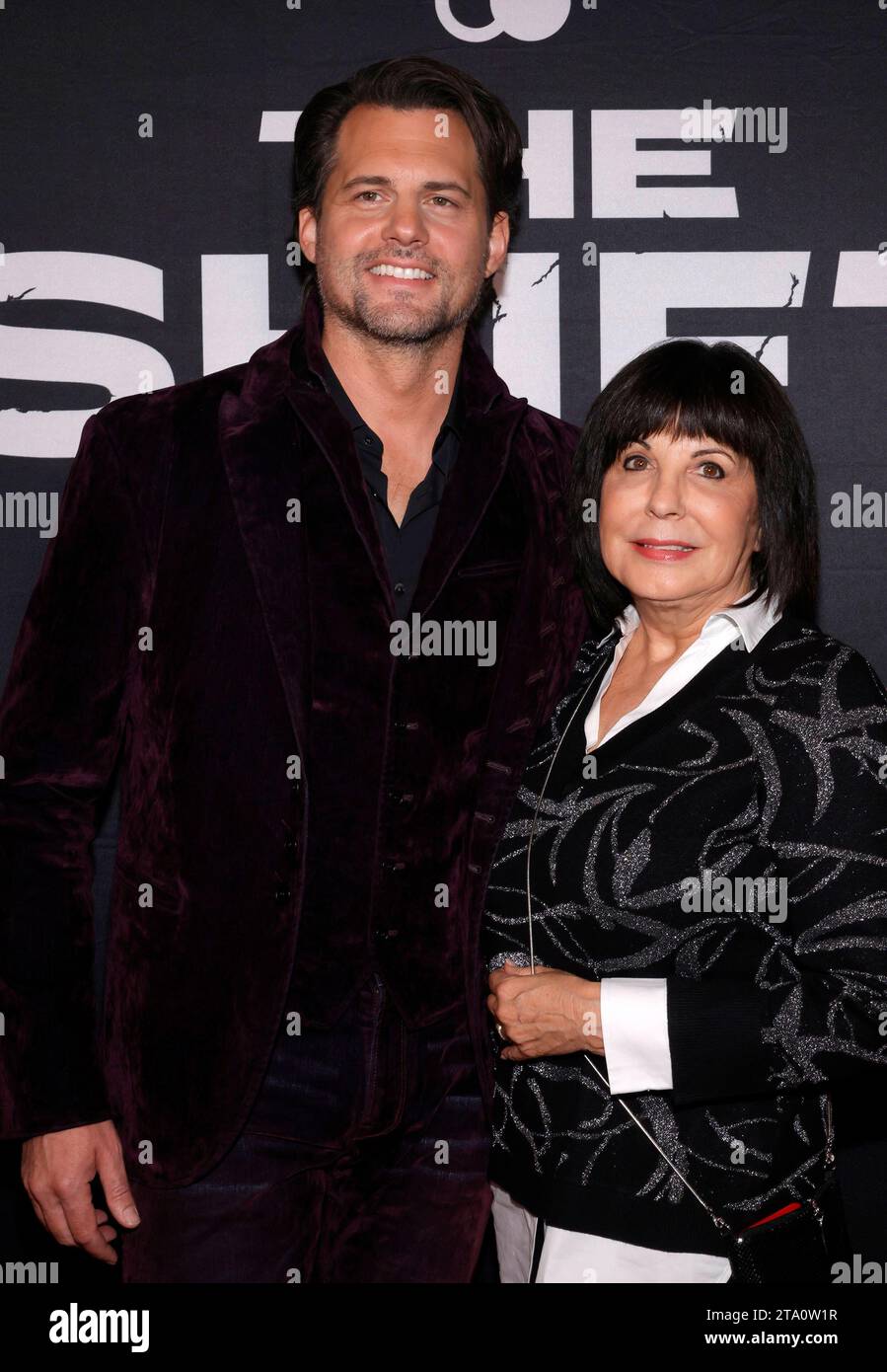 LOS ANGELES, CA - NOVEMBER 27: Kristoffer Polaha, Esther Polaha at The ...
