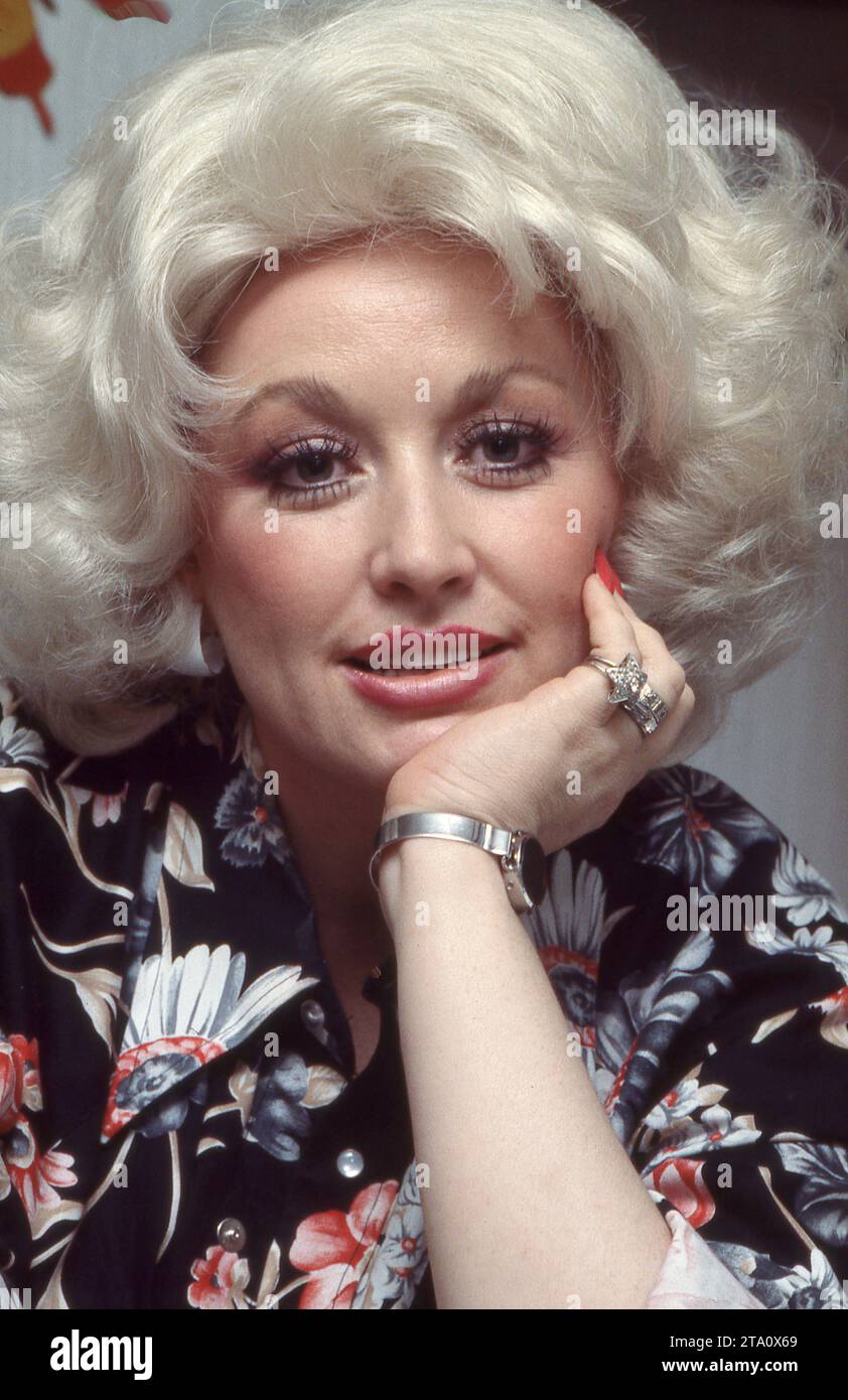 A posed portrait of country legend Dolly Parton on her 1978 Midwestern ...