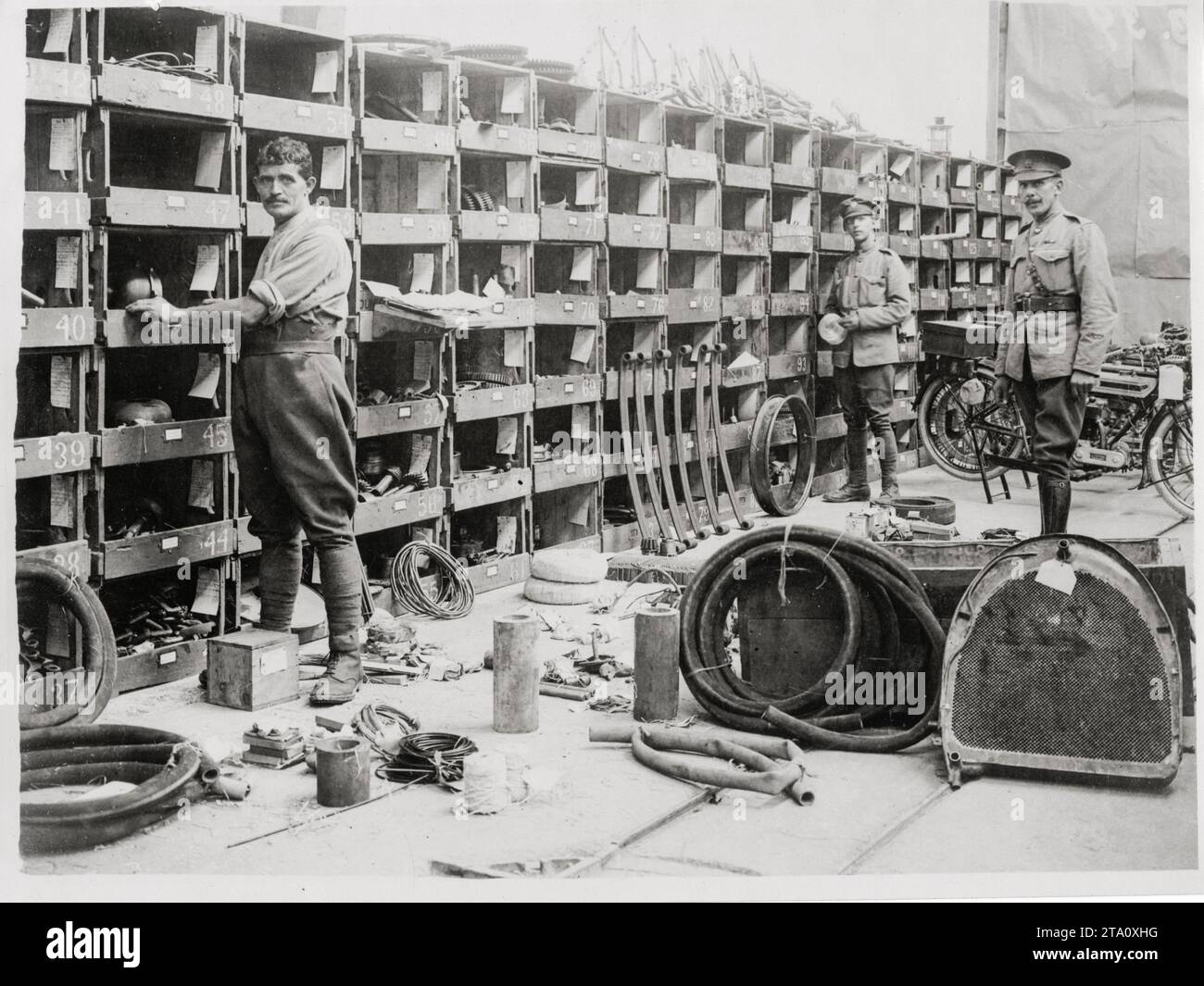 Battlefield repair hi-res stock photography and images - Alamy