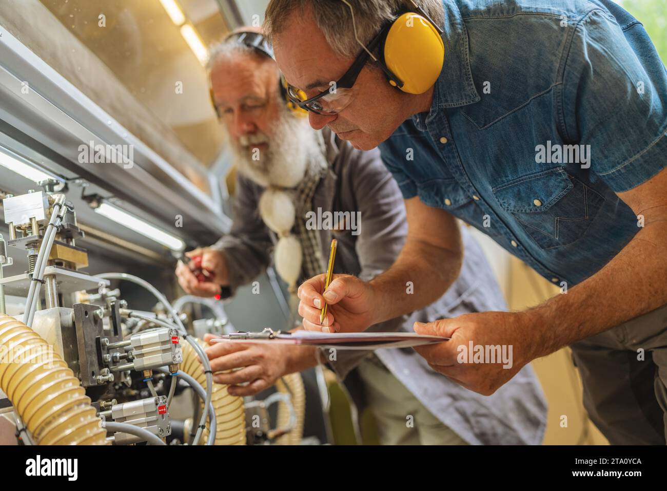 Working machinery in industrial setting hi-res stock photography and ...
