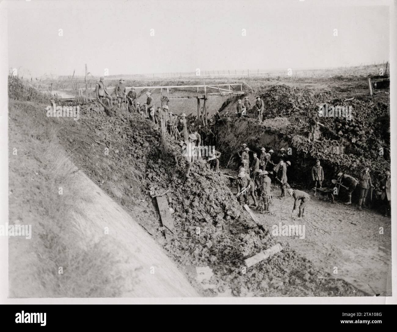 WW1 World War I - Clearing up the Canal du Nord after capture Stock ...