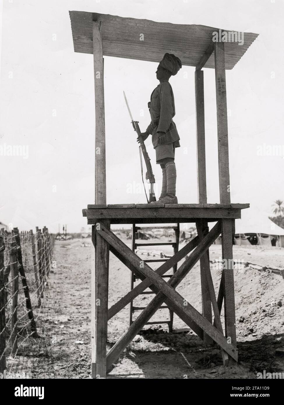 WW1 World War I - An Indian sentry guarding the Turkish prisoners camp ...