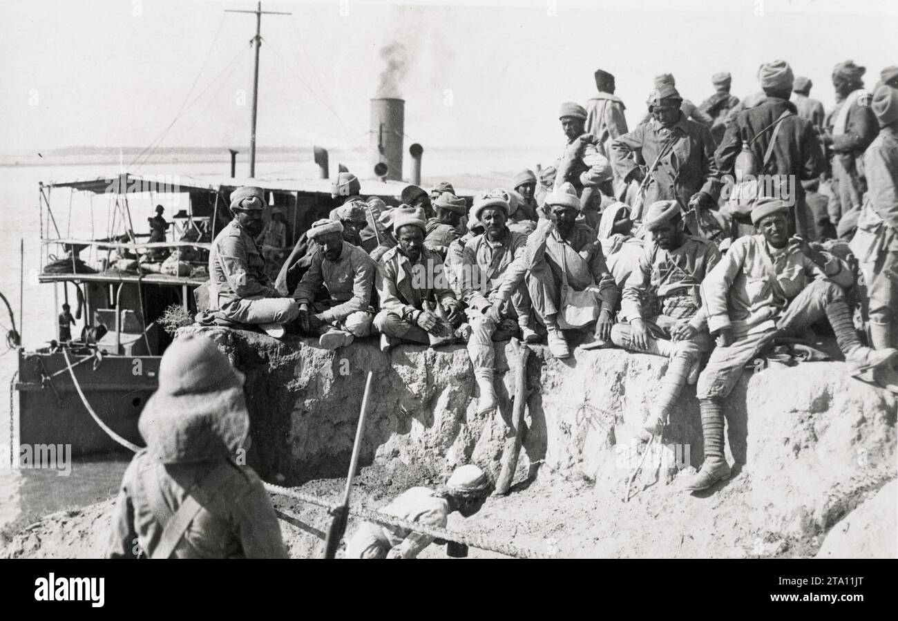 WW1 World War I - Prisoners awaiting transport by boat, Mesopotamia ...