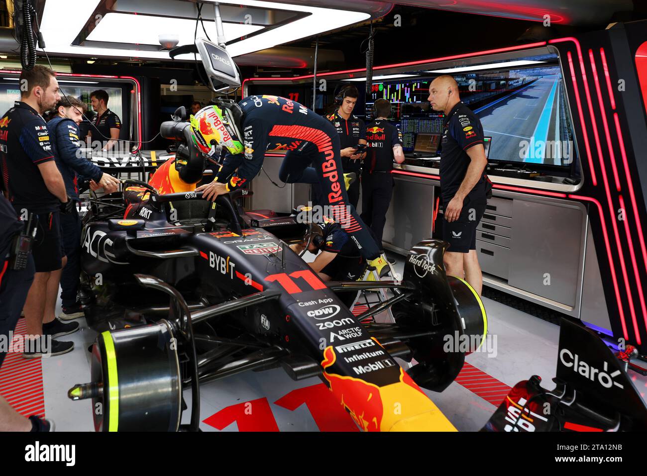 Abu Dhabi, Abu Dhabi. 28th Nov, 2023. Sergio Perez (MEX) Red Bull ...