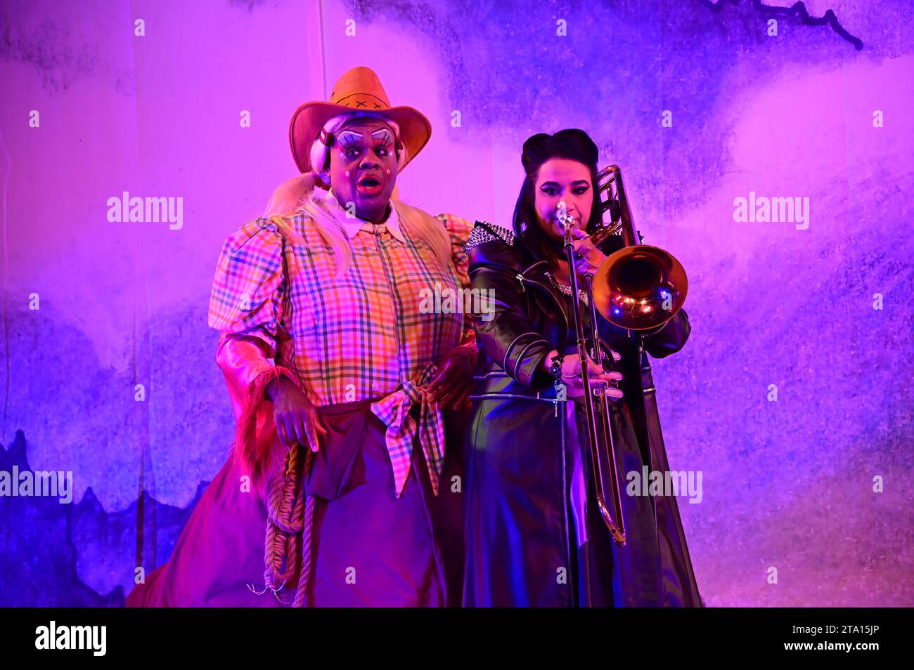 London, UK. 28th Nov, 2023. Clive Rowe and Isabella Mason performs at ...