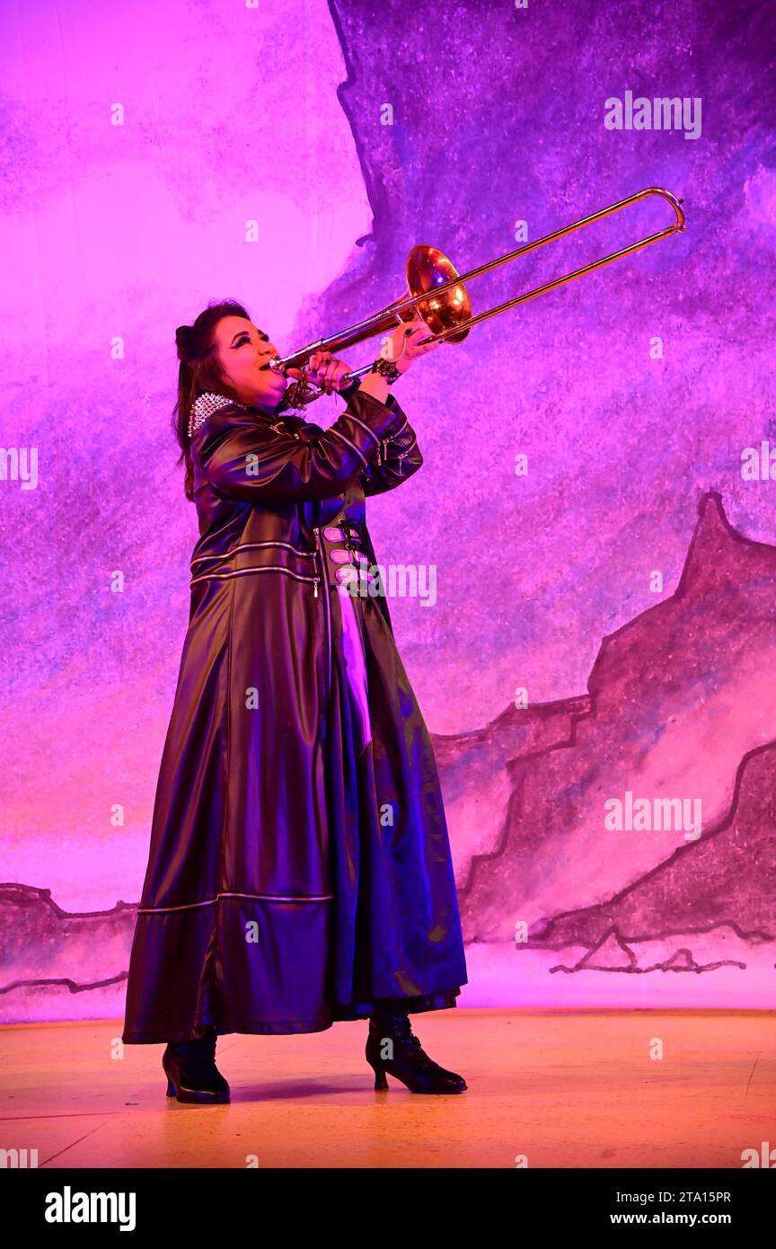 Isabella mason hi-res stock photography and images - Alamy