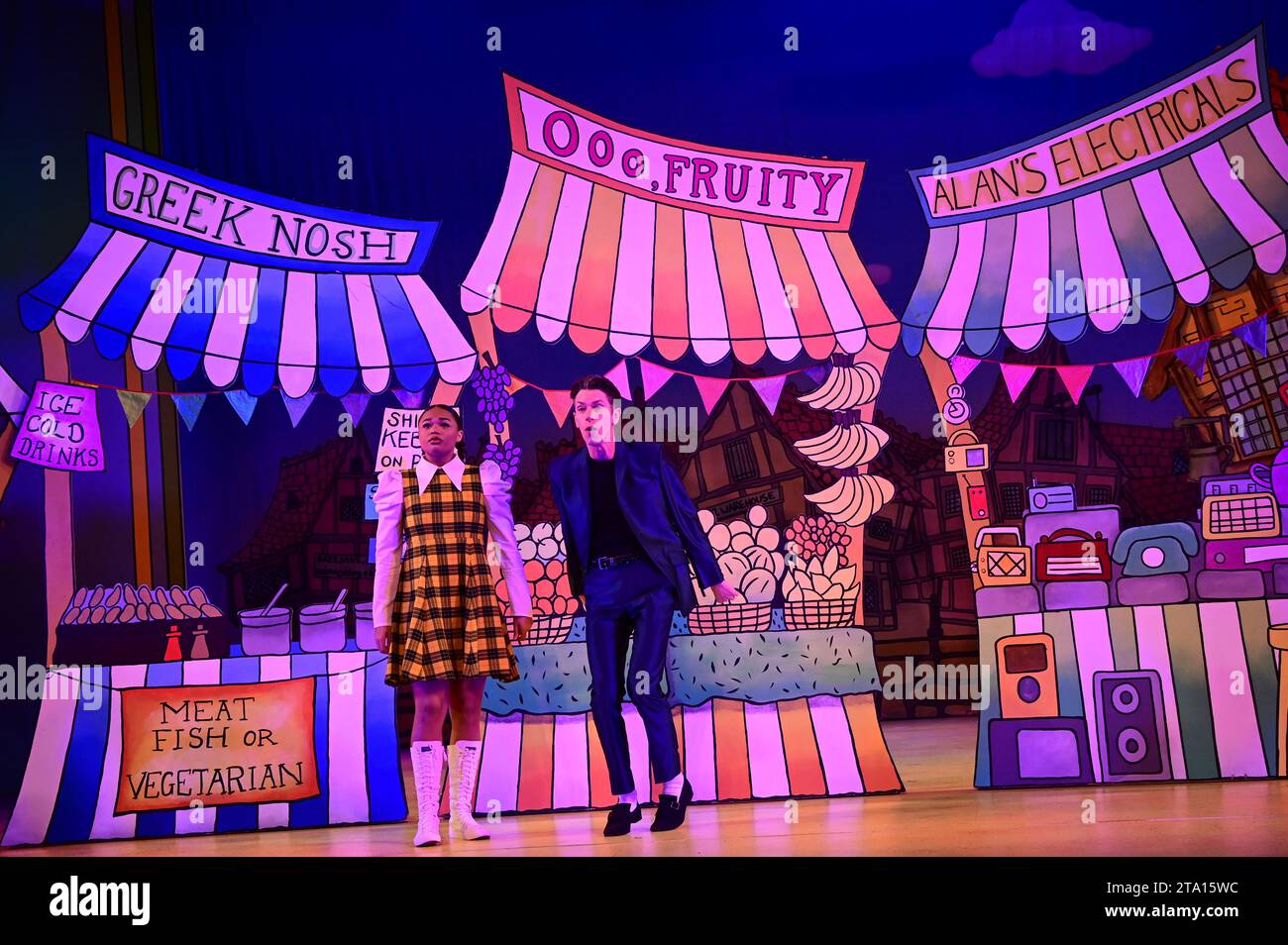 London, UK. 28th Nov, 2023. Natasha Lewis and George Heyworth performs ...