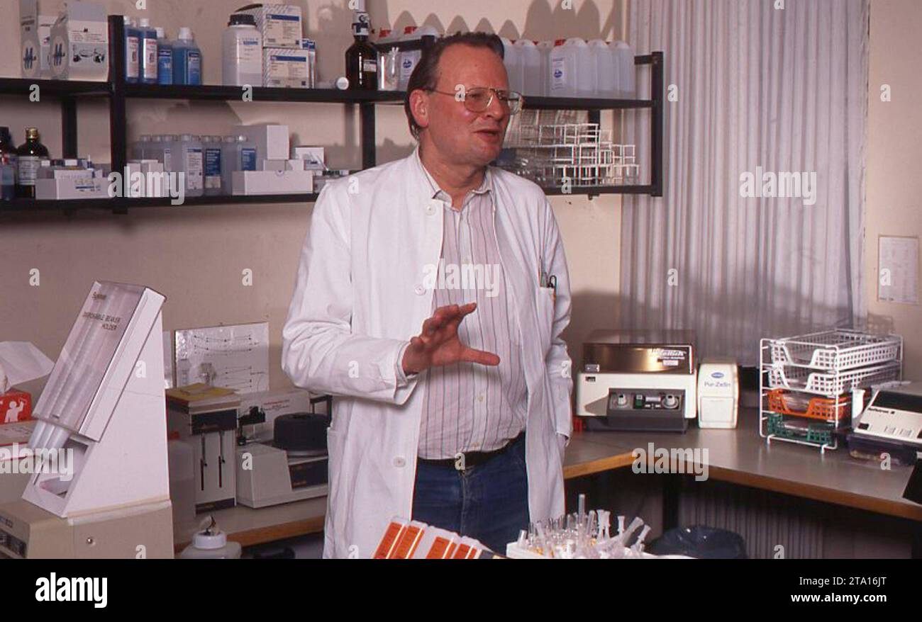 RECORD DATE NOT STATED Eine undatierte Aufnahme von Professor Doktor ...