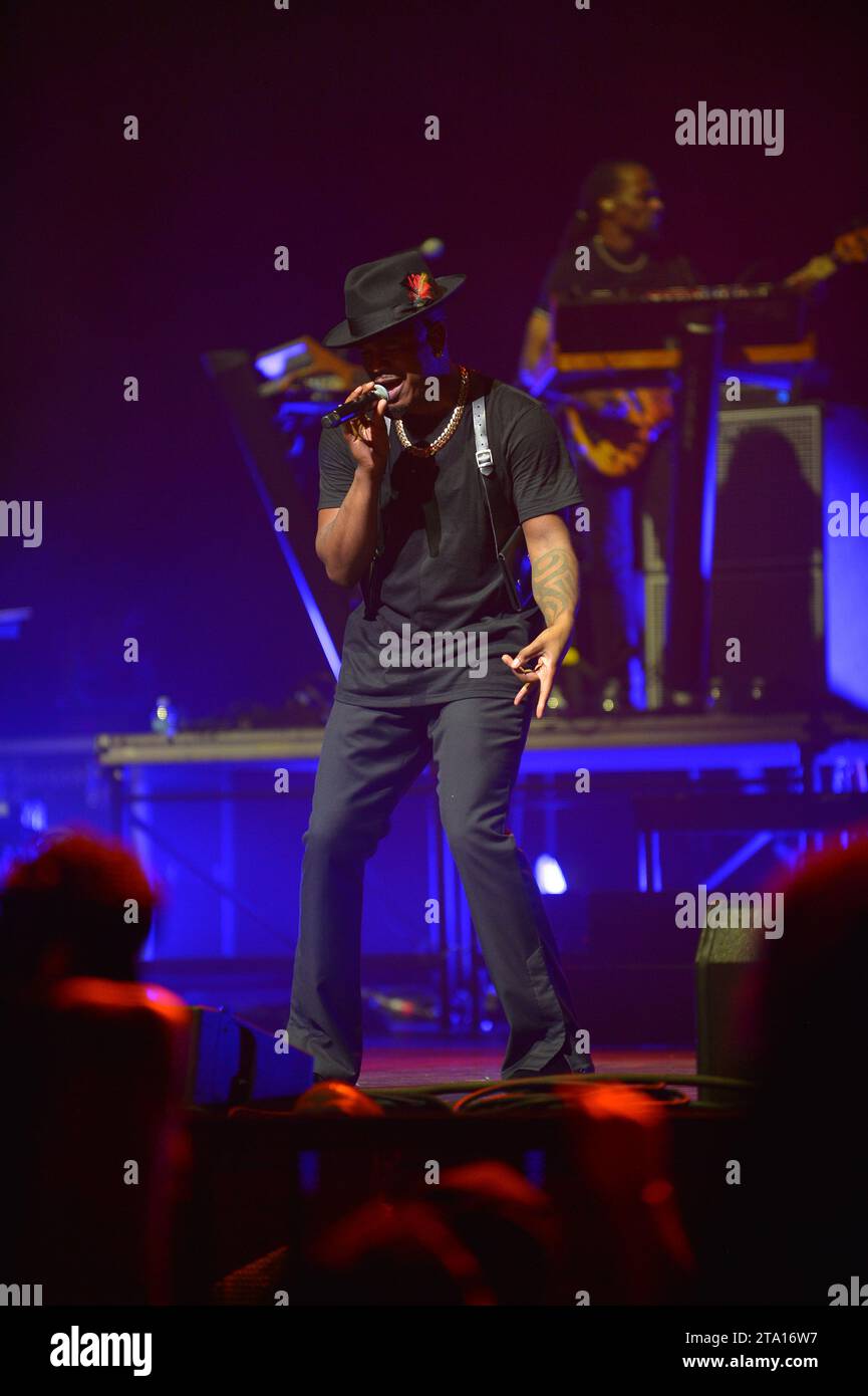 HOLLYWOOD, FLORIDA - NOVEMBER 26: Ne-Yo performs live on stage during ...
