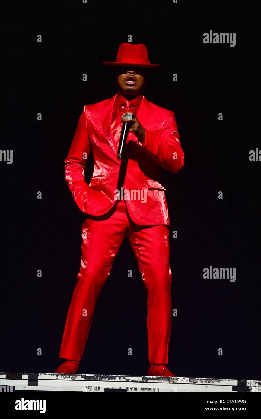HOLLYWOOD, FLORIDA - NOVEMBER 26: Ne-Yo performs live on stage during ...