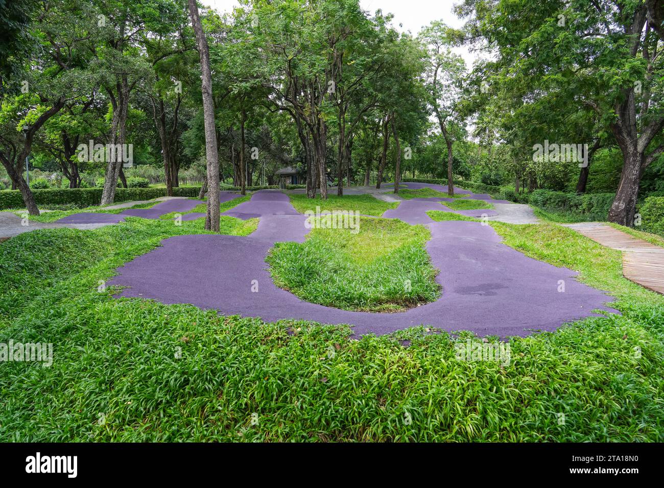 Bike path in the car park Pumping (moving up and down) is used instead ...