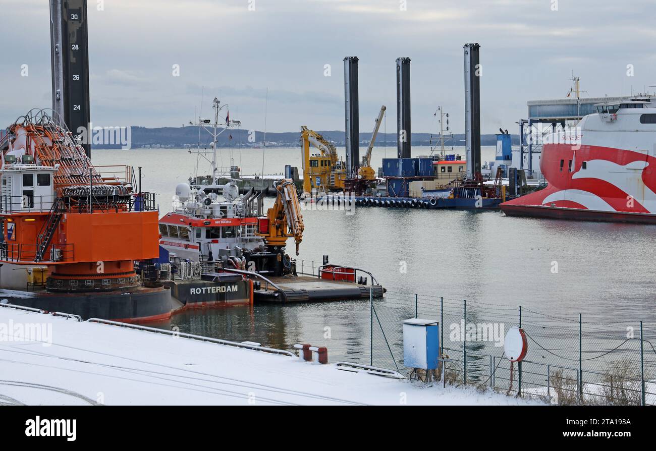 Sassnitz, Germany. 28th Nov, 2023. The port of Mukran on the Baltic Sea ...