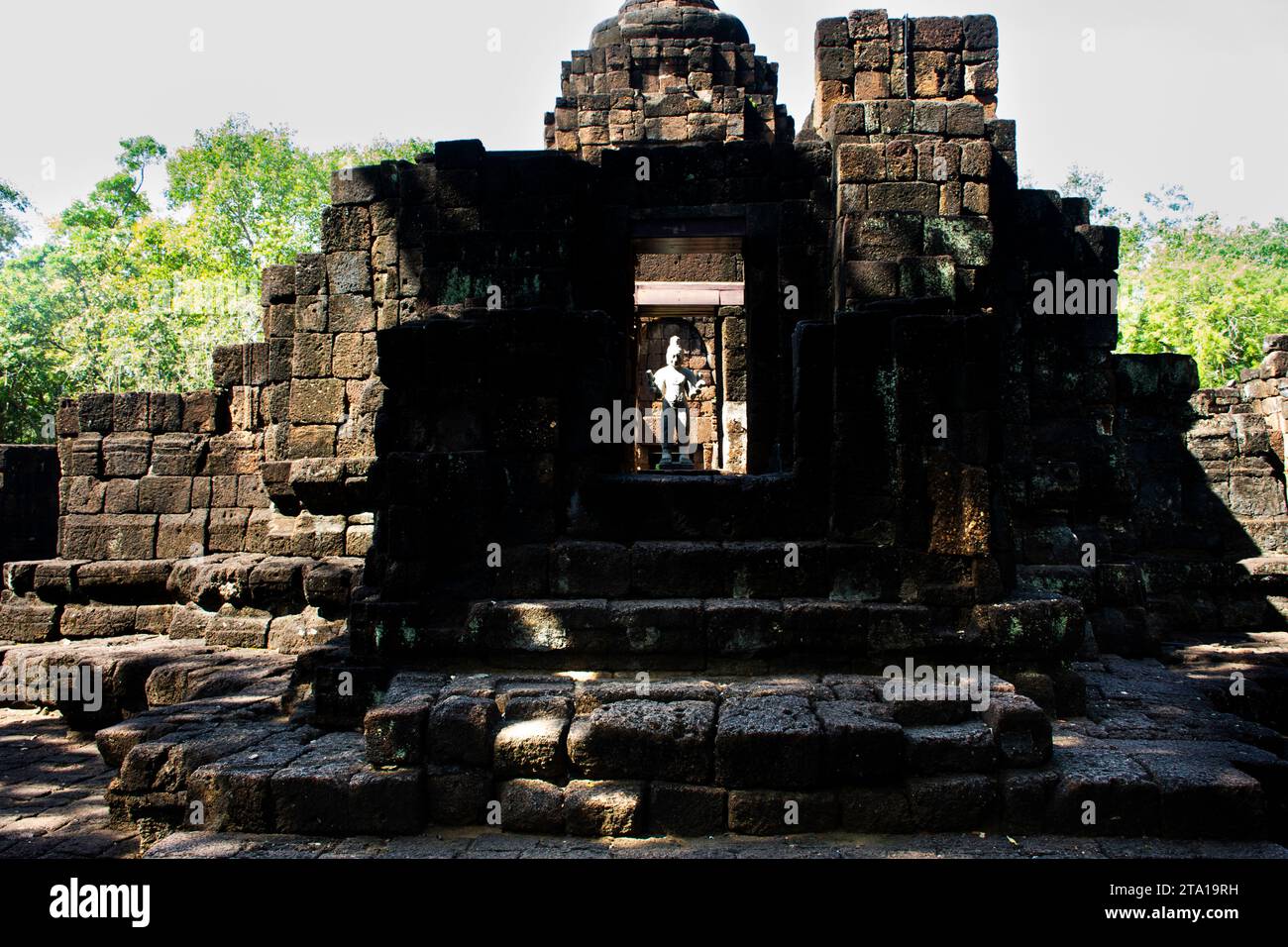 Statue eight armed hindu deity hi-res stock photography and images - Alamy