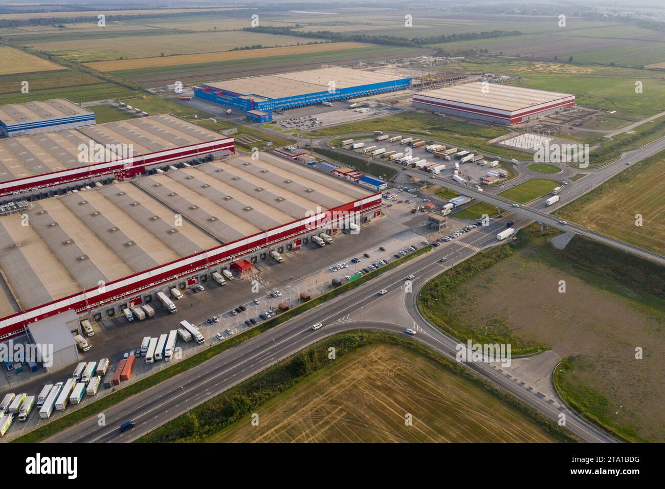 Top view giant logistics center hi-res stock photography and images - Alamy