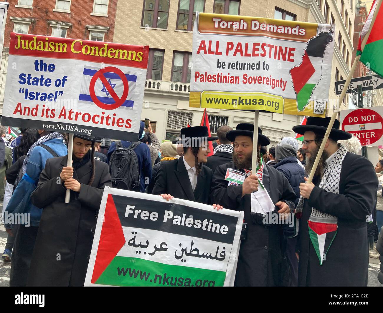 Neturei karta hi-res stock photography and images - Alamy