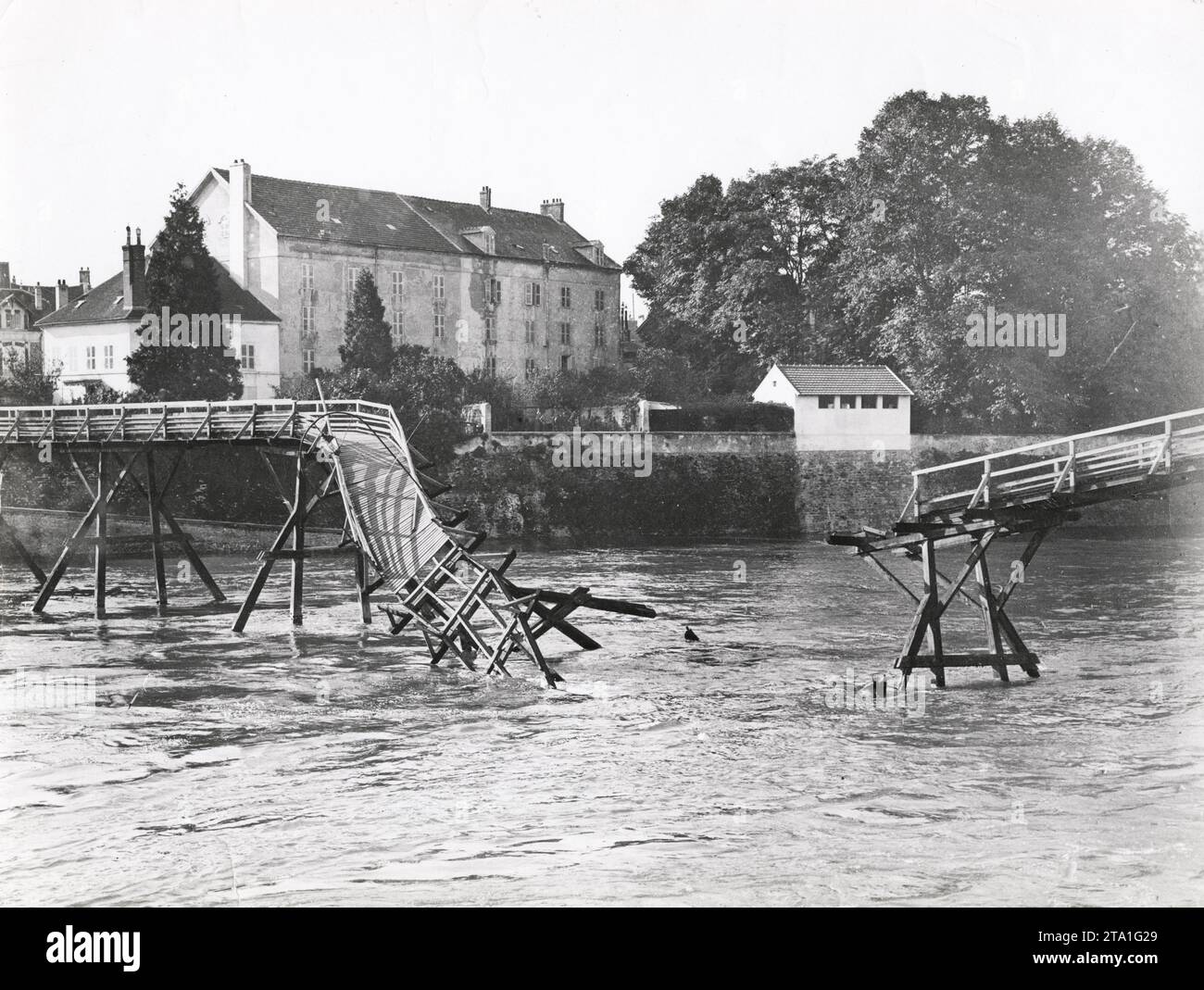 WW1 World War I - A broken footbridge on the River Marne at Meaux Stock ...
