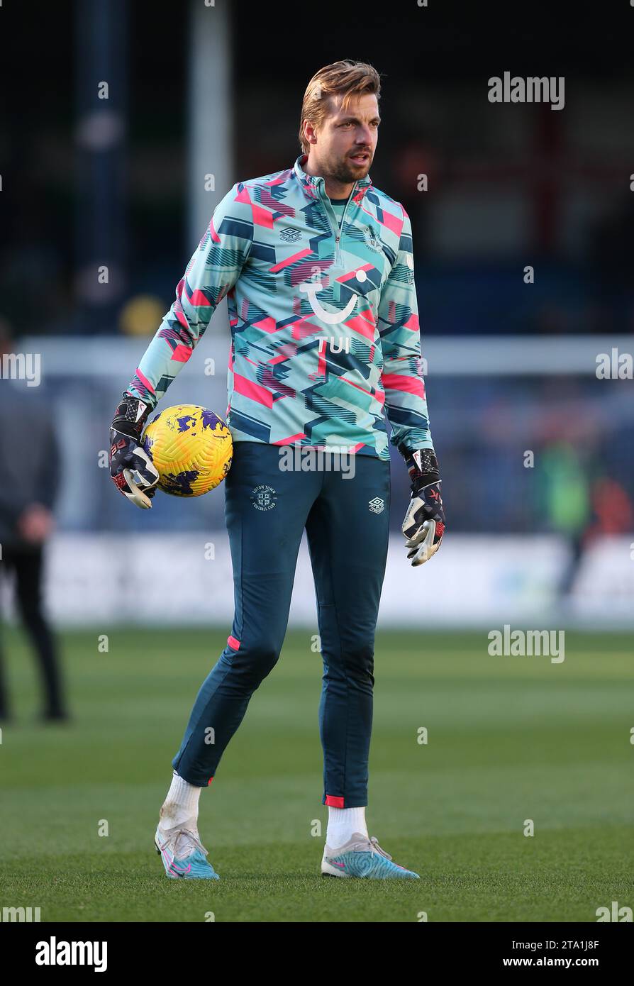 Tim Krul of Luton Town warms up. - Luton Town v Crystal Palace, Premier ...