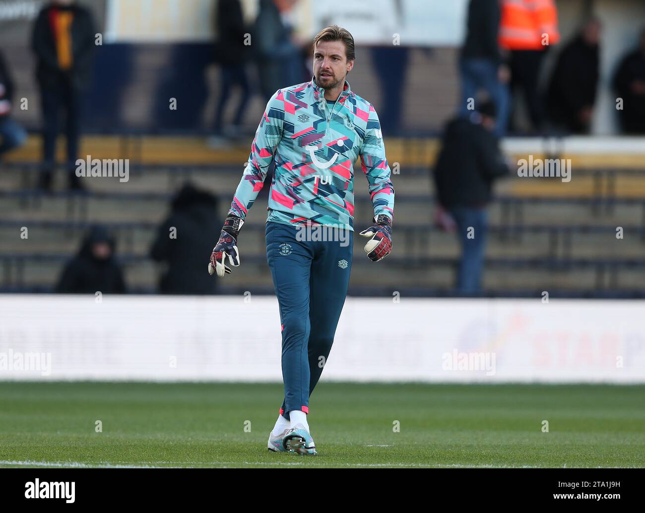 Tim Krul of Luton Town warms up. - Luton Town v Crystal Palace, Premier ...