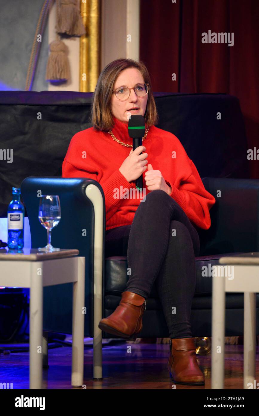 Politikerin Lisa Badum Grüne bei der Podiumsdiskussion zum Thema ISRAEL ...