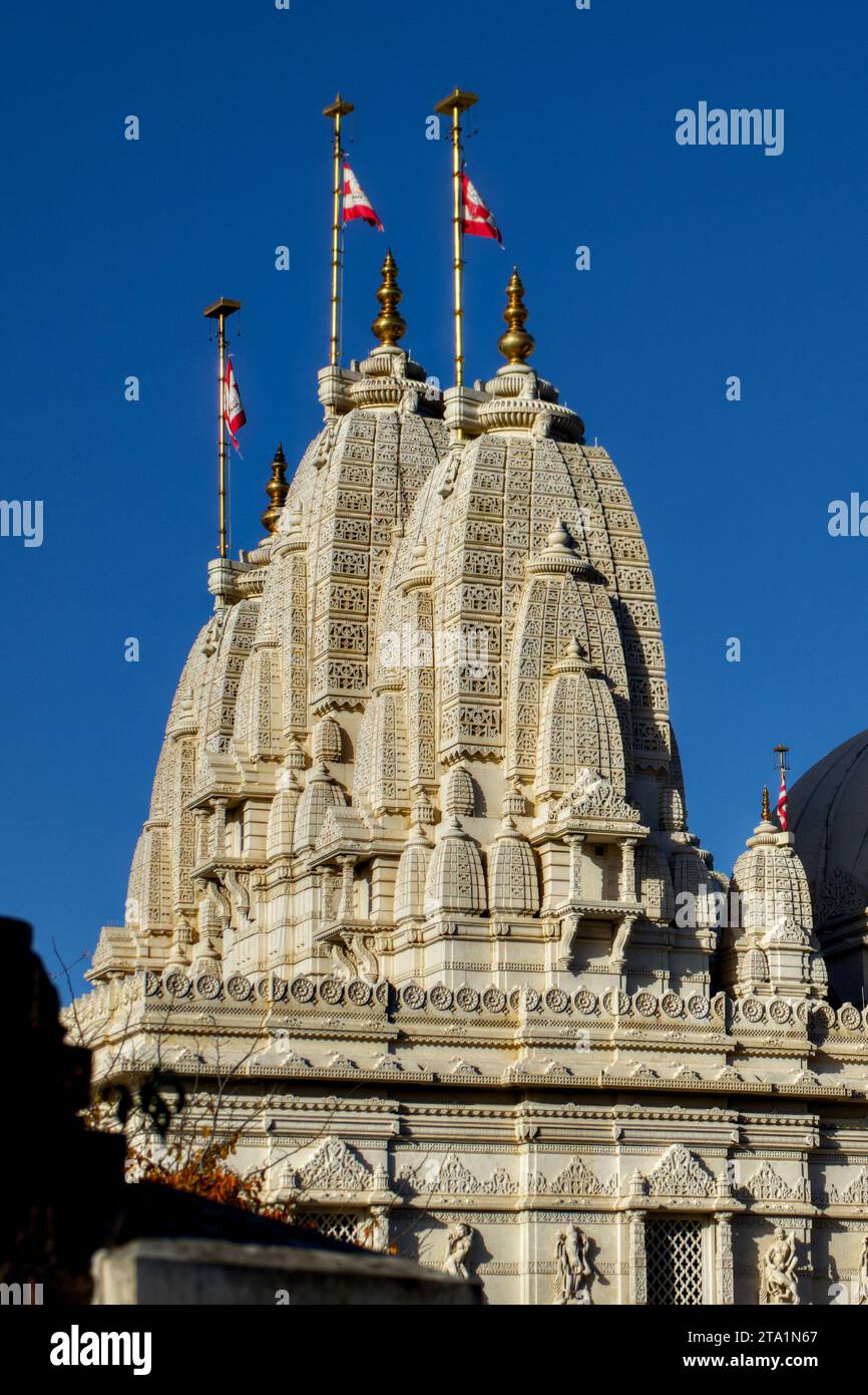Swaminarayan hindu mandir temple hi-res stock photography and images ...