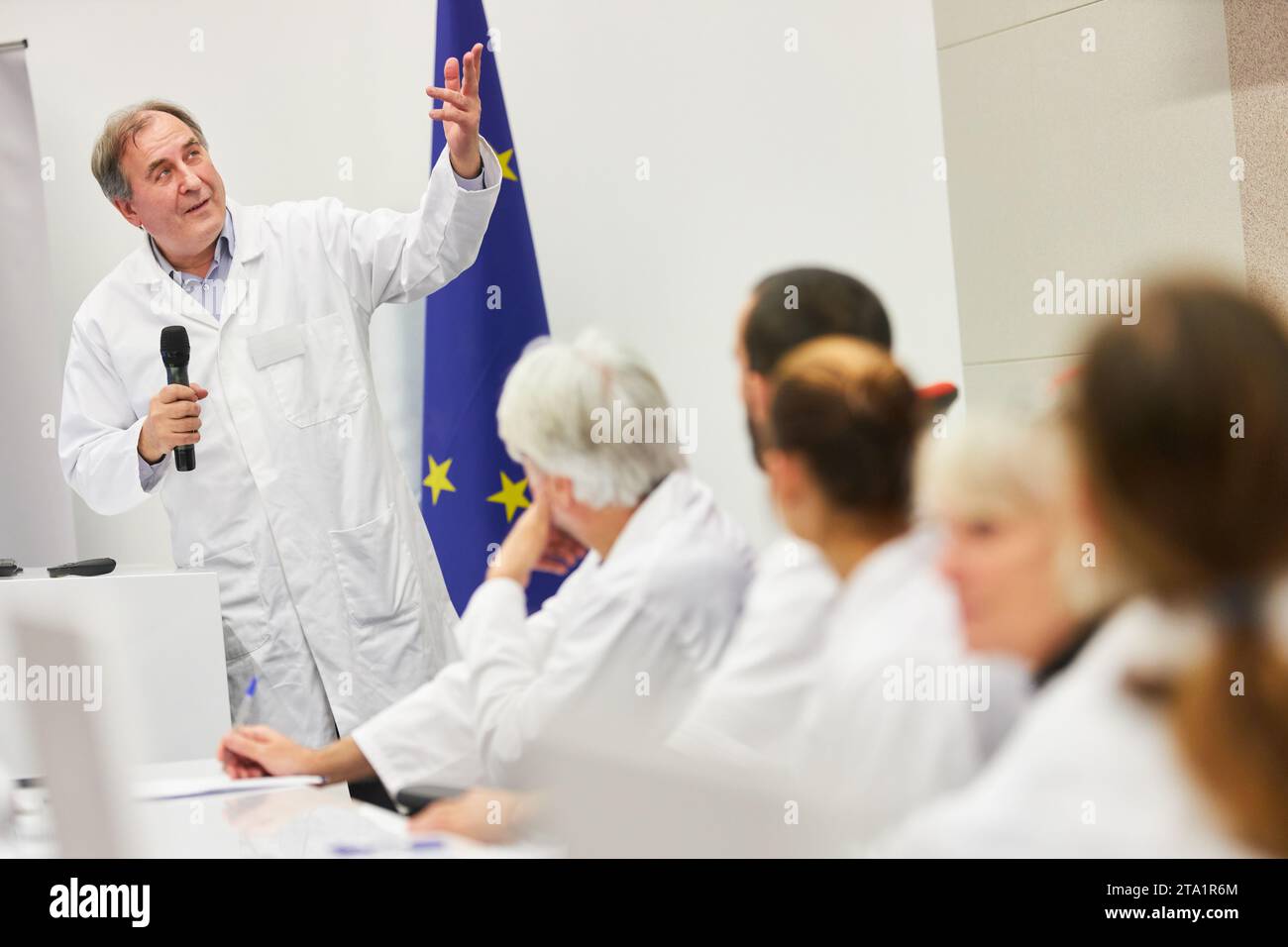 Medical conference presenter hi-res stock photography and images - Alamy