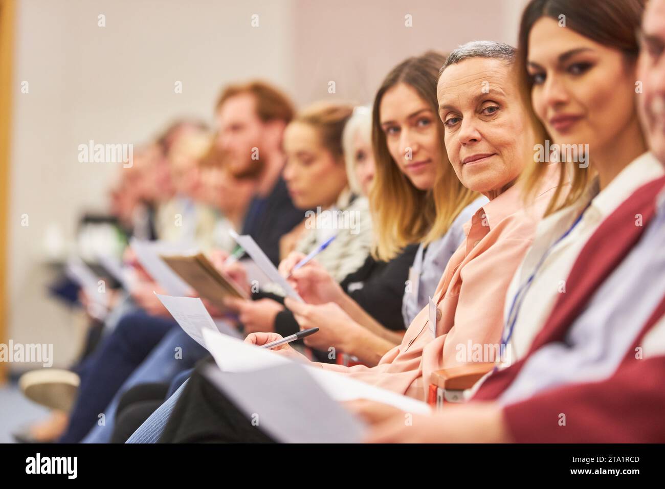 Female audience hi-res stock photography and images - Alamy