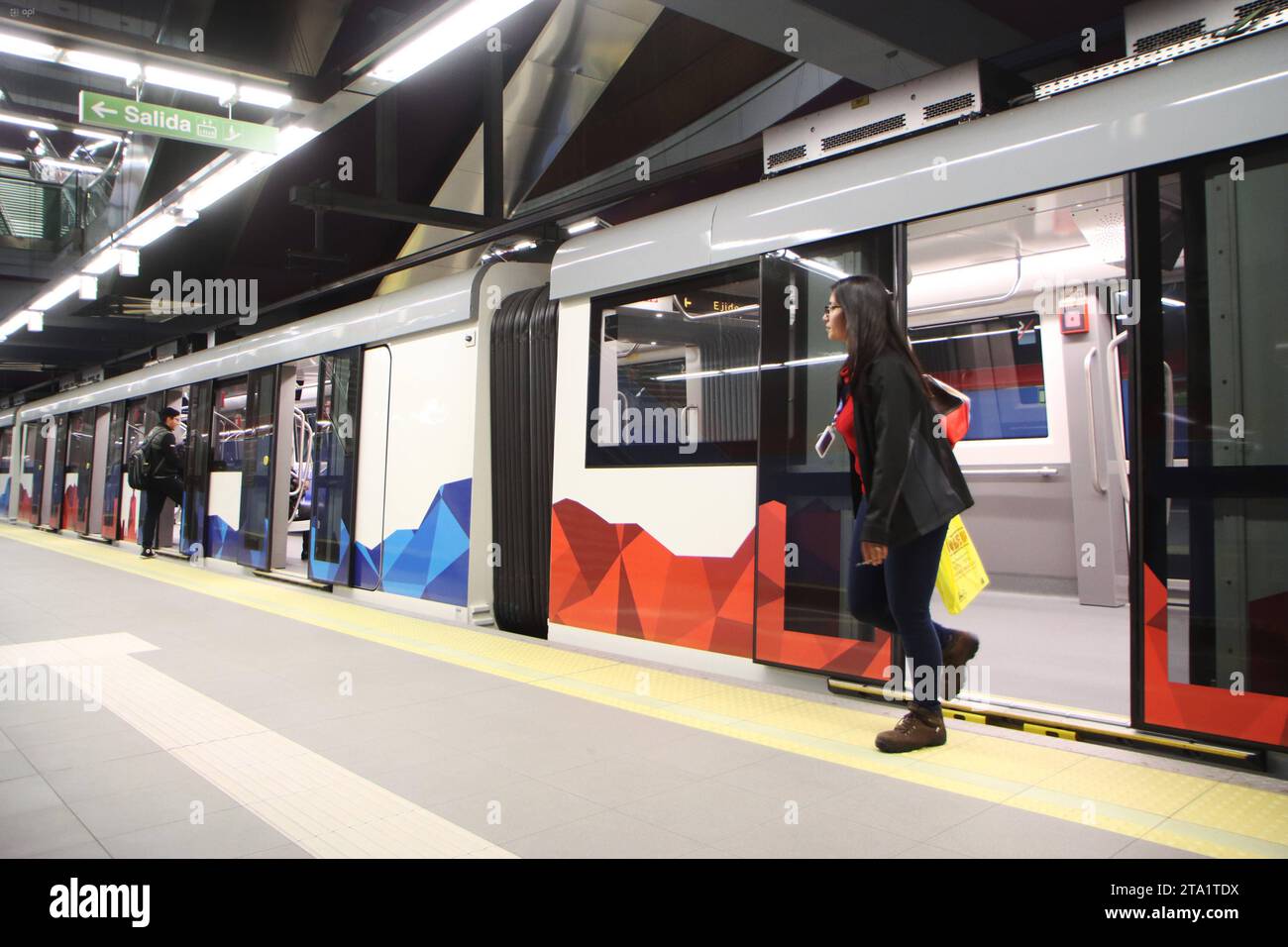 PRUEBAS-METRO-QUITO Quito, martes 28 de noviembre del 2023 Metro de ...