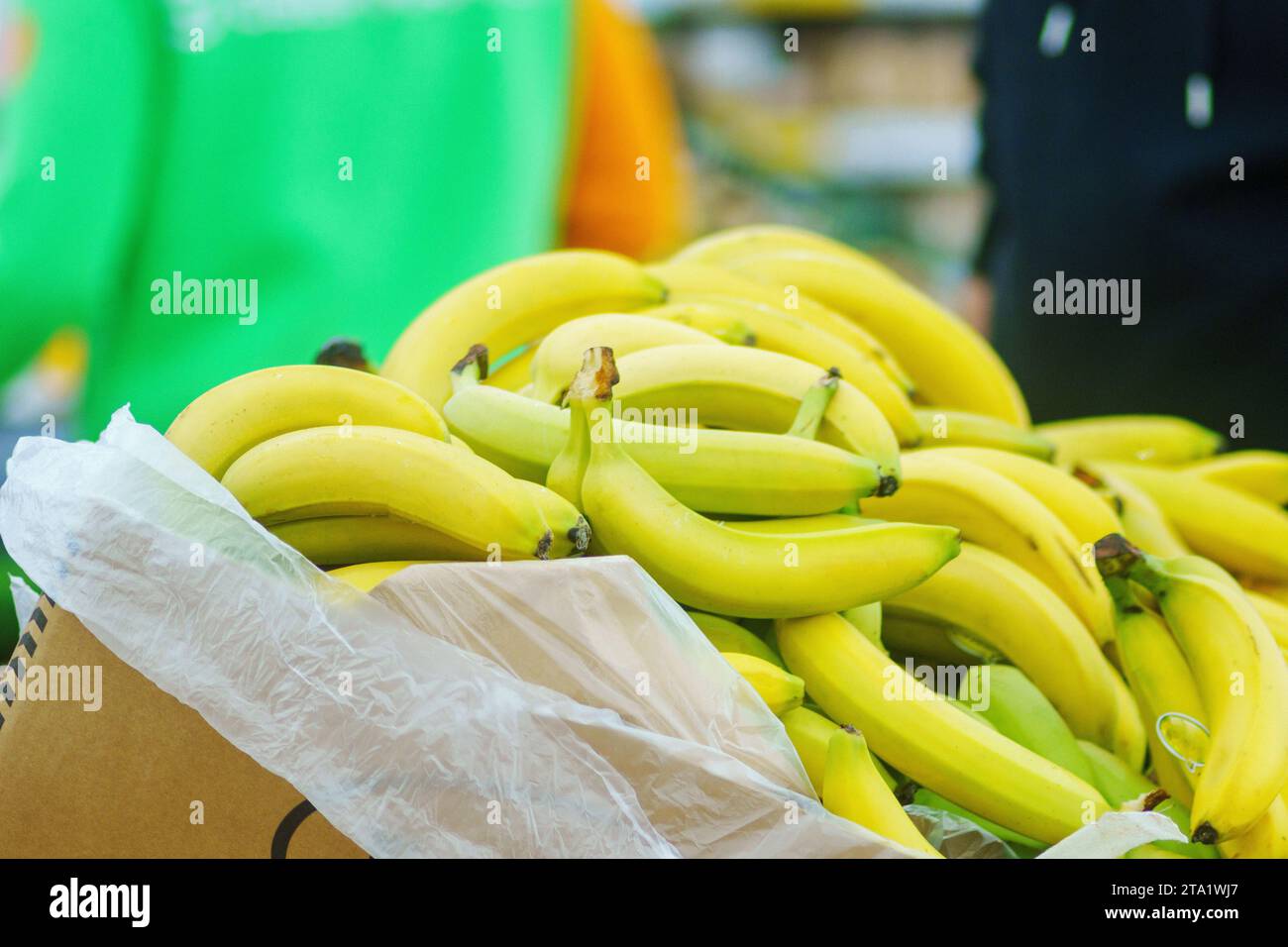 Fresh yellow bananas in close-up on the shelves of a hypermarket Stock ...