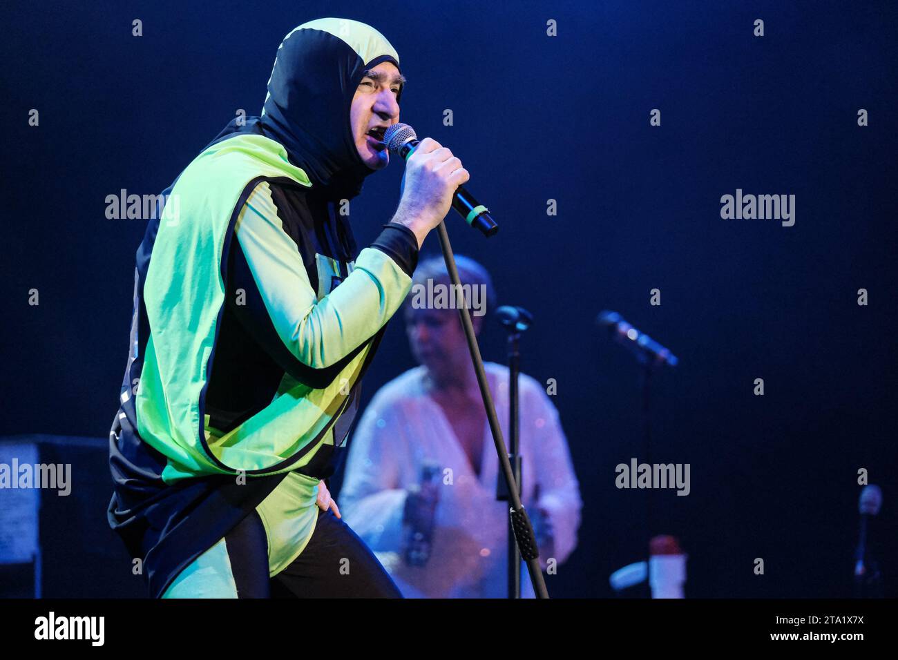 Luca Mangoni performs in concert with “Resta un solo dente e cerco di ...
