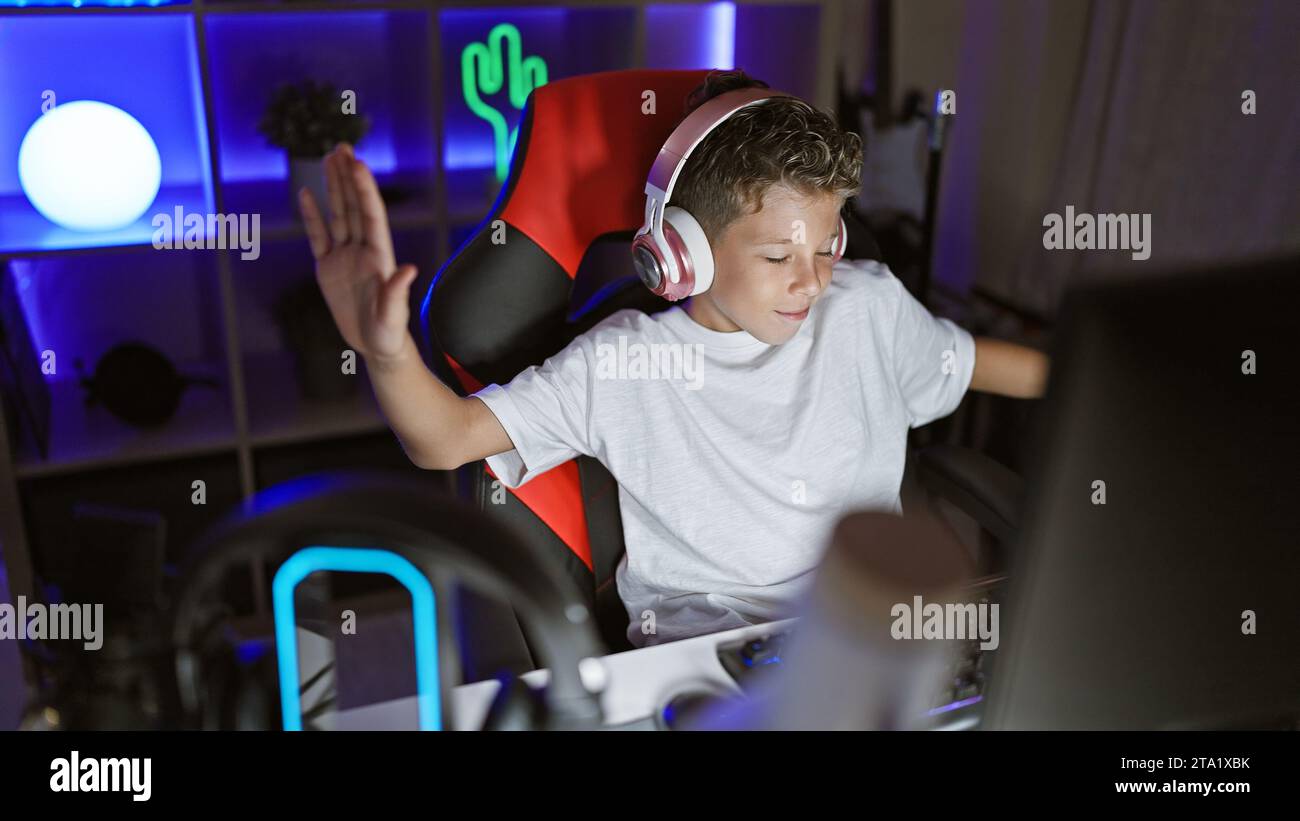 Children playing dancing video game hi-res stock photography and images ...