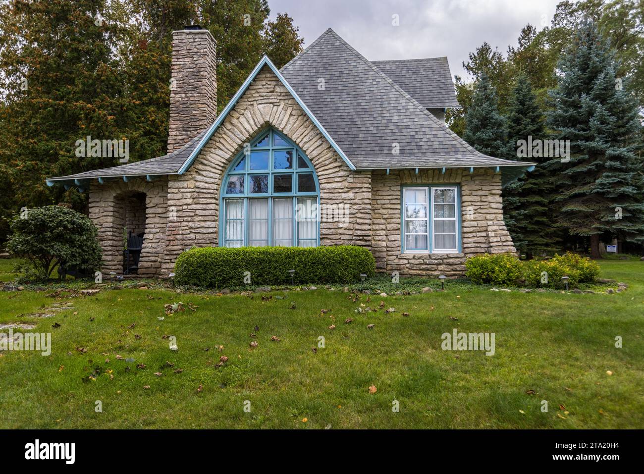 Stone house by Earl A. Young in Charlevoix. The designs of the self ...