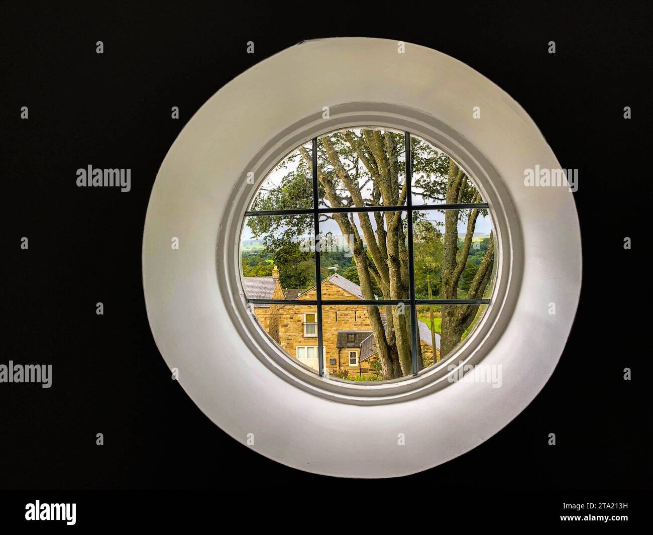 Porthole view hi-res stock photography and images - Alamy