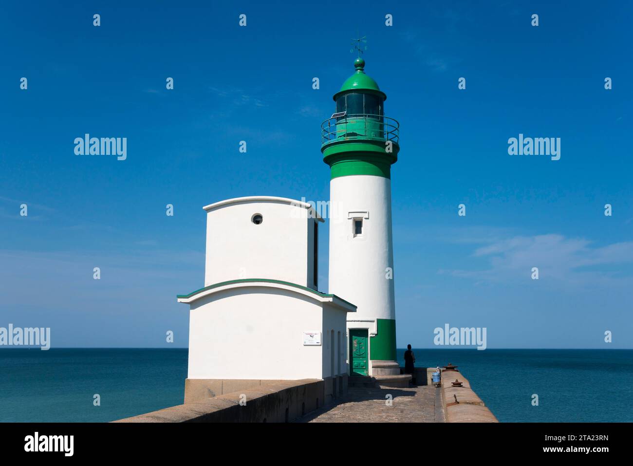 Lighthouse, Le Treport, Le Treport, Seine-Maritime, Normandy, estuary ...