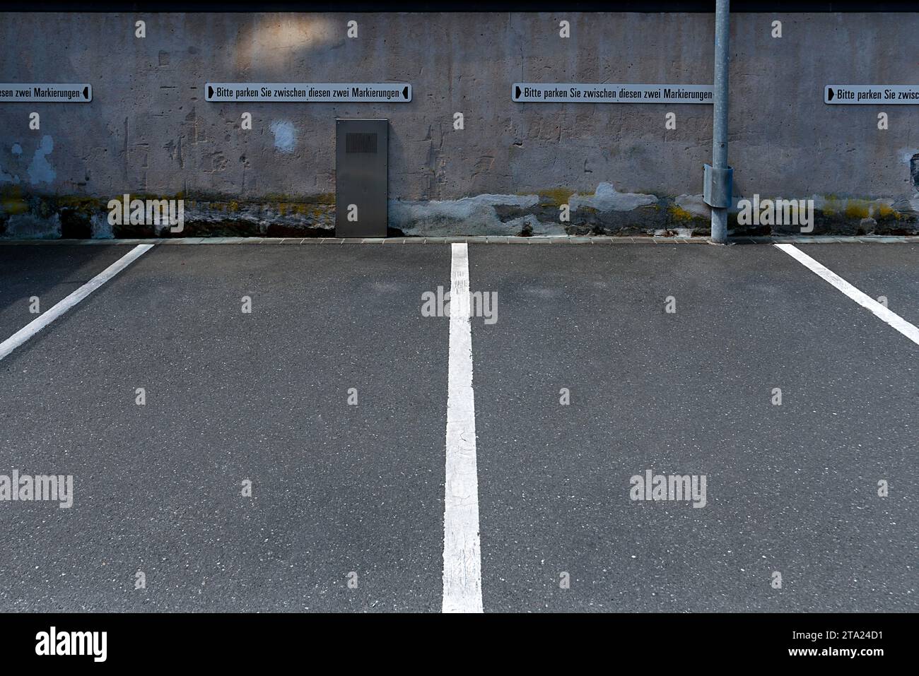 How to park correctly hi-res stock photography and images - Alamy